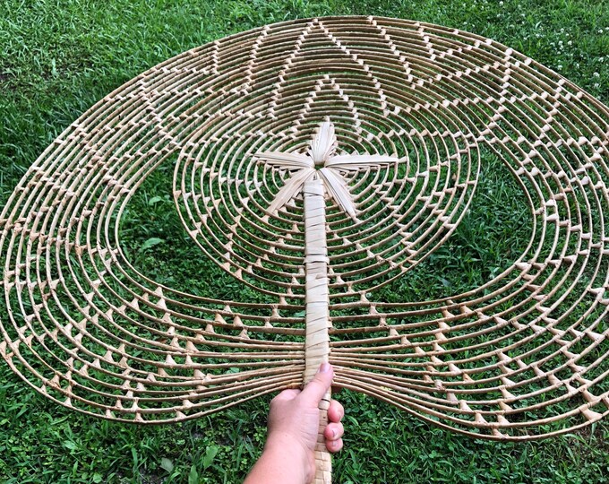 Vintage Natural Straw Rattan Palm Leaf Fan. Boho Straw Wall Hanging Fan ...