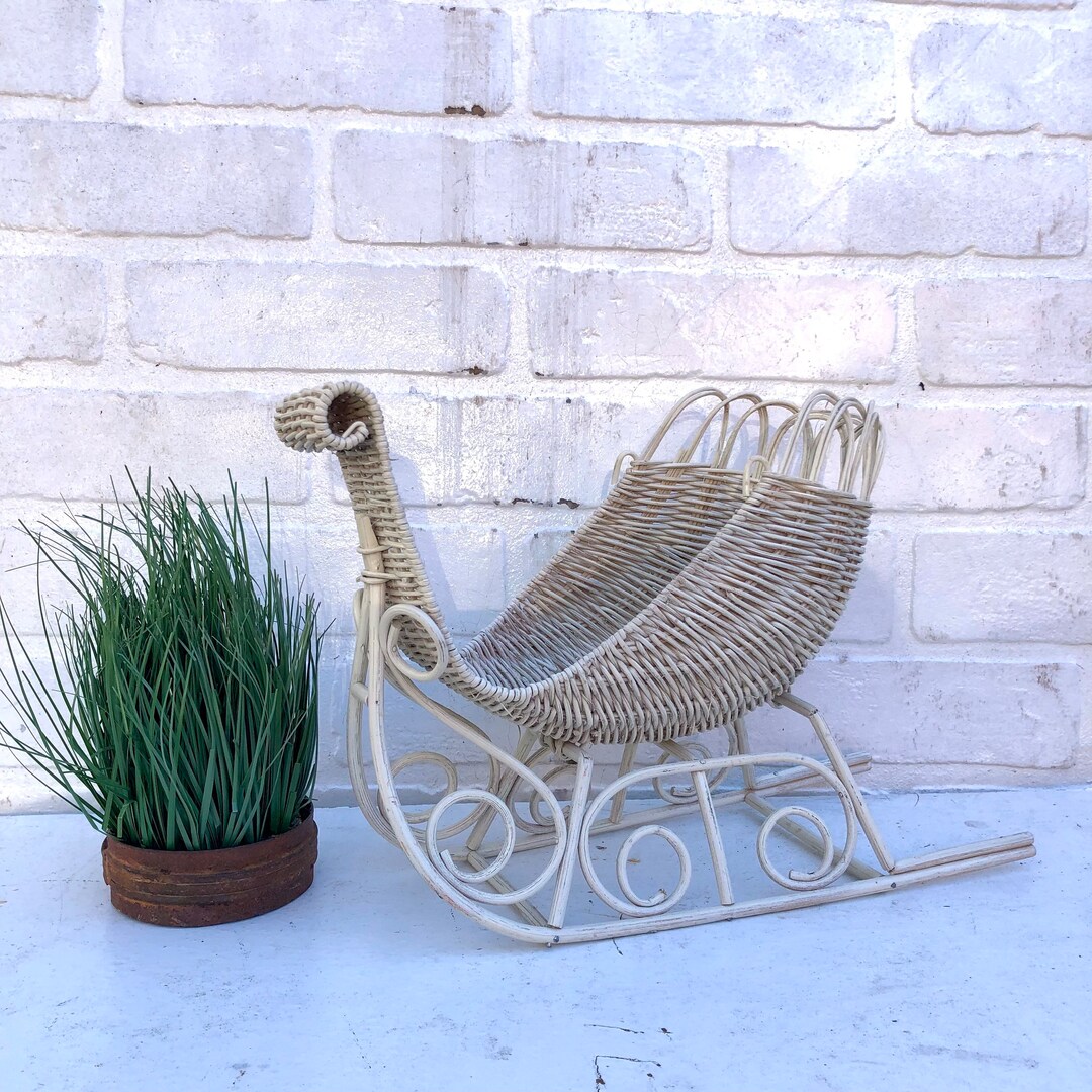 Vintage Rattan Christmas Boho Sleigh. Wicker White Sleigh. Christmas ...