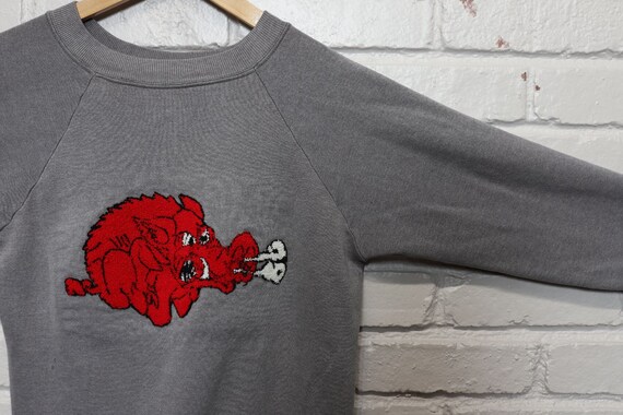 80s university of arkansas tufted patch sweatshirt si… - Gem