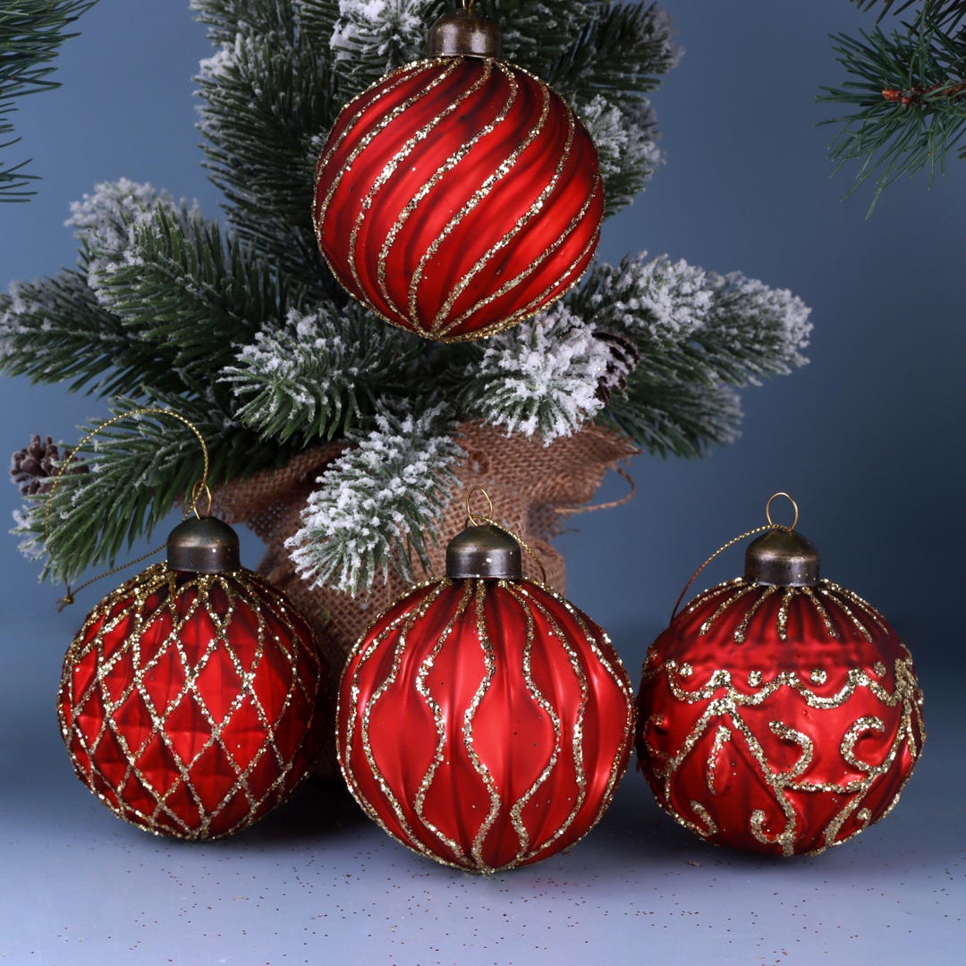 G Decor Set of 4 Hand-painted Satin Red Glass Baubles Luxury Gold ...