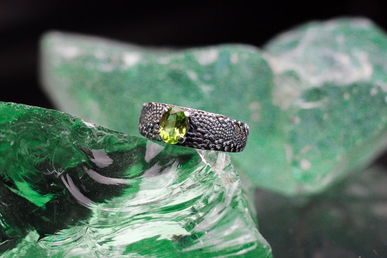 Dragon Scale Ring, Engagement Ring With Peridot, Unique Dragon Design ...