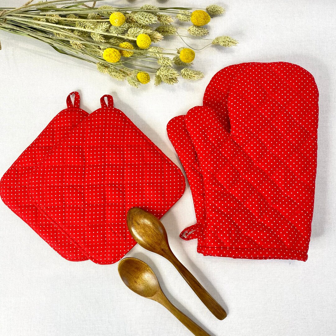 Red Oven Mitts and Pot Holders Quilted Kitchen Mitten Gift for Mom ...
