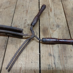 Primitive Hair Crimper, Antique Hair Curler, Old Fashion Hair Curler ...