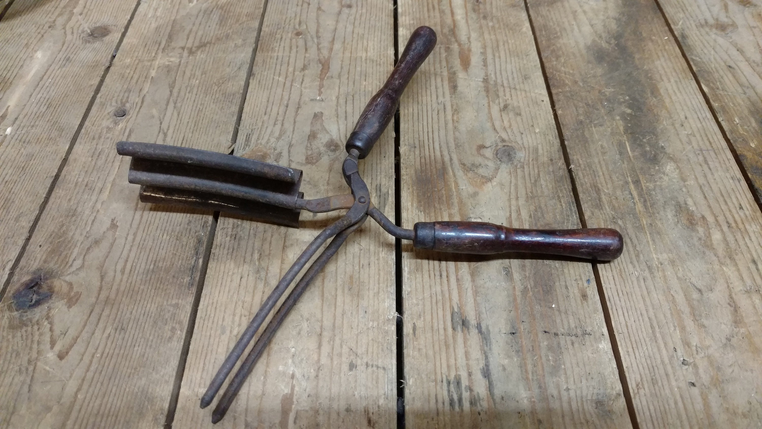 Primitive Hair Crimper, Antique Hair Curler, Old Fashion Hair Curler ...