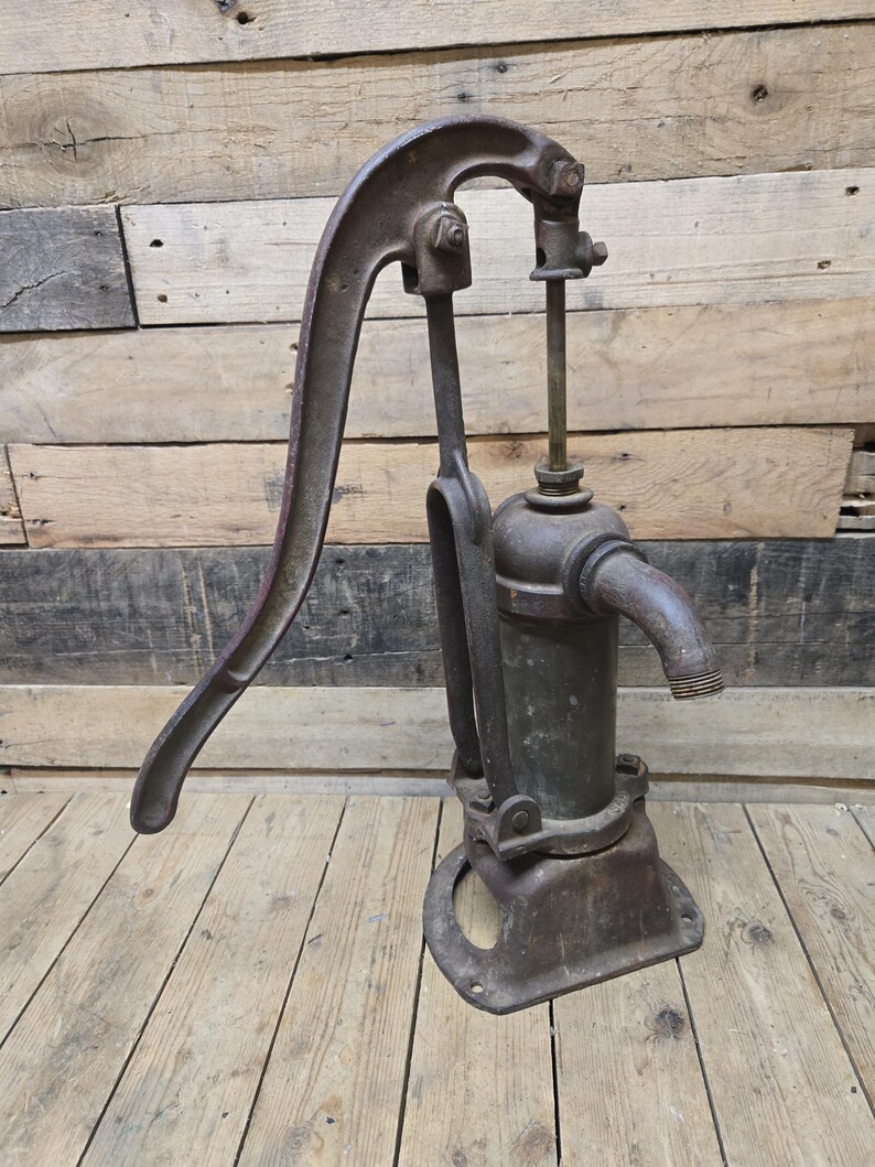 Vintage Heavy Duty Cast Iron Hand Water Pump, Yard Display Decor - Etsy