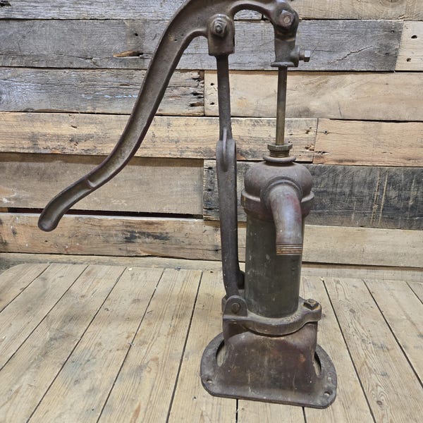 Antique Water Pump - Etsy