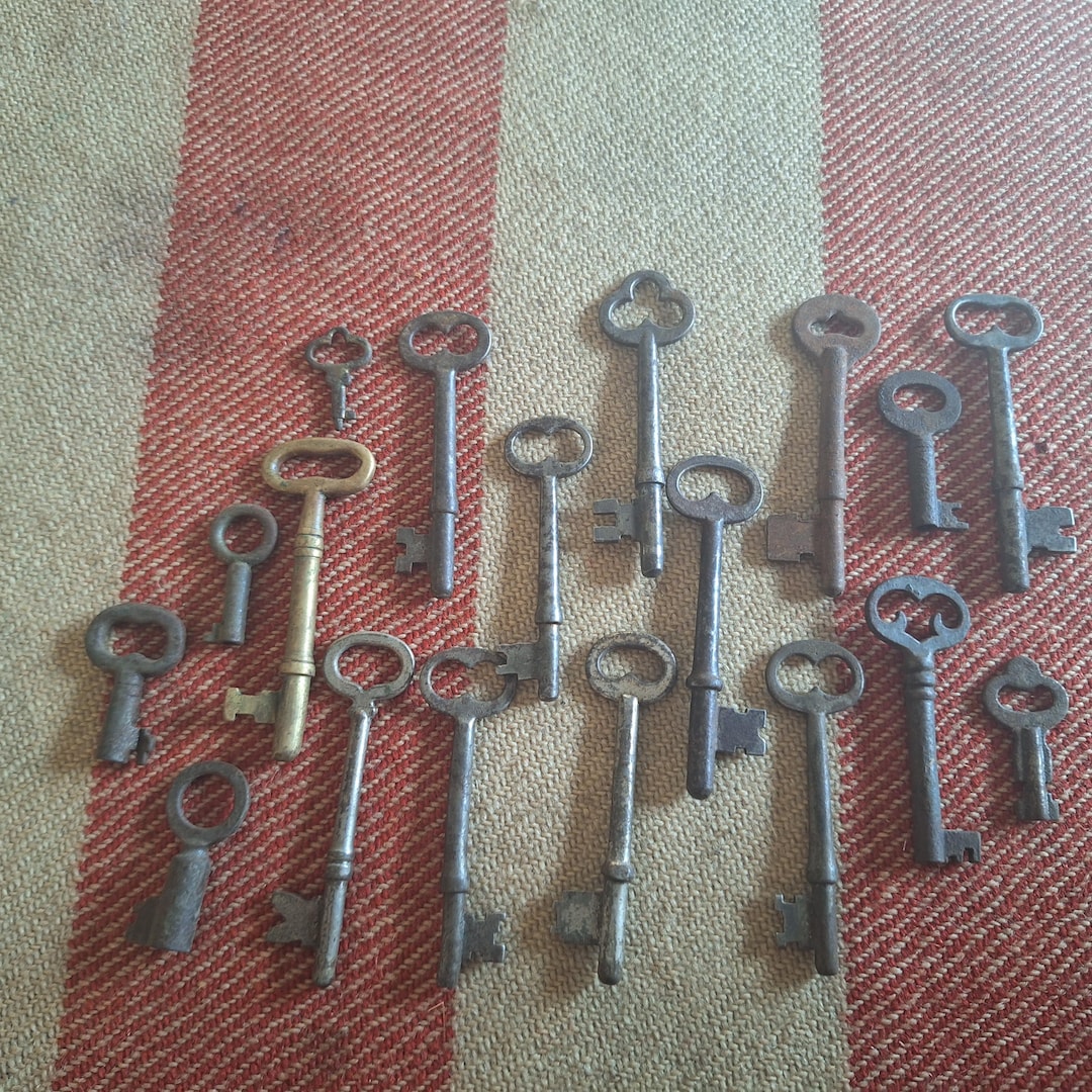 Authentic Real Vintage Metal Skelton Key Lot of 18 Pin Key Barrel Key ...