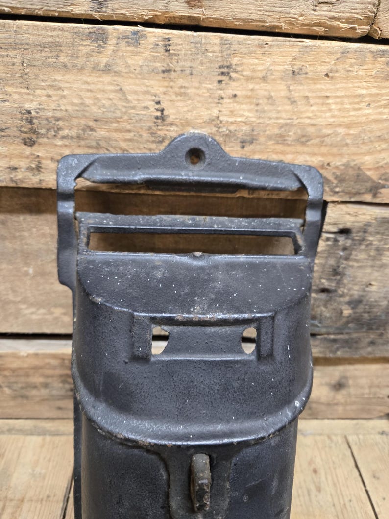 Antique Griswold Cast Iron Mailbox | Griswold 107 Cast Iron Mailbox L ...