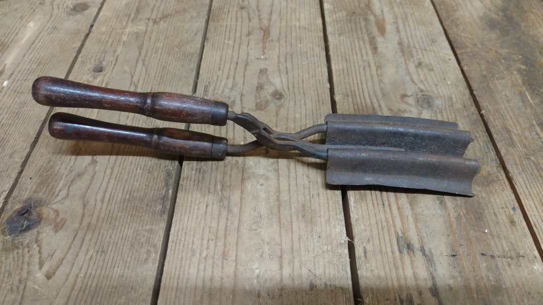 Primitive Hair Crimper, Antique Hair Curler, Old Fashion Hair Curler ...