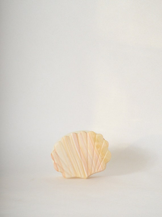 Vintage shell trinket box - Gem