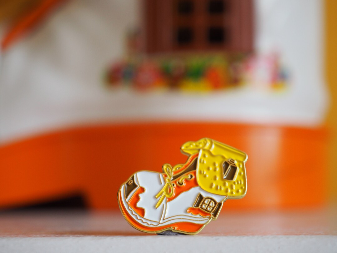 Vintage Pin Club - 1990s Boot House Toy Enamel Pin Badge - Etsy