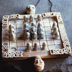Celtic Chess Set (aka. Fidchell) - Etsy