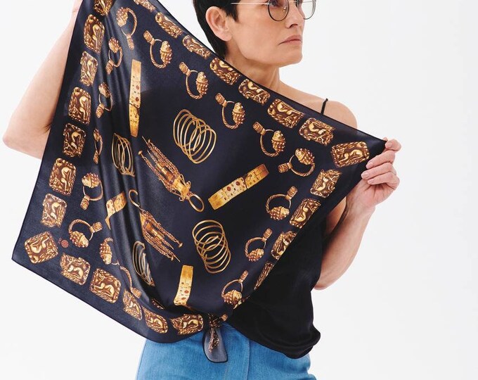 Chain and Rope Design Scarf Gold Chains Scarf Blue White Retro Head ...