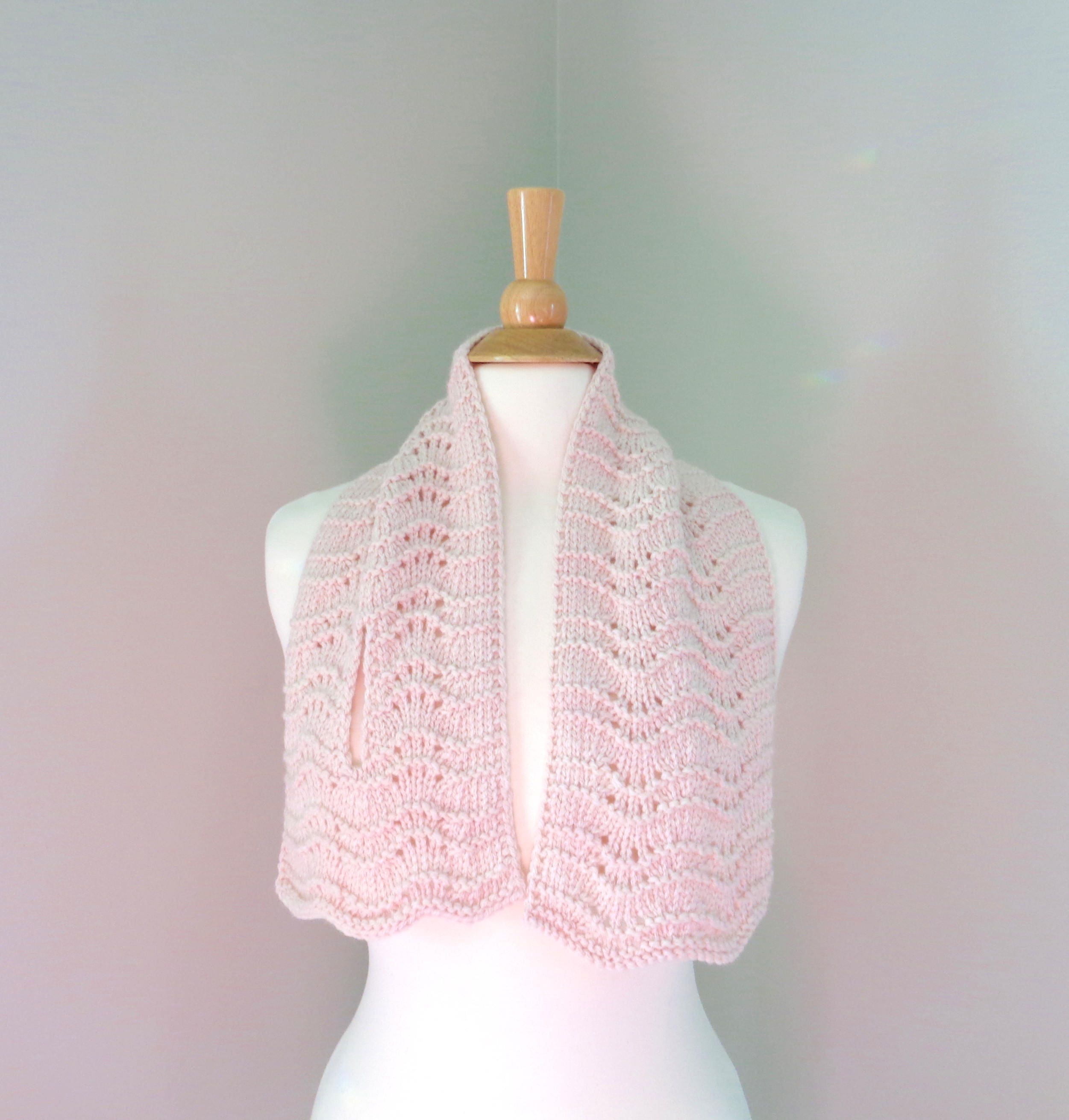 Keyhole Scarf Knitting Pattern Scallop Lace Easy Knit - Etsy