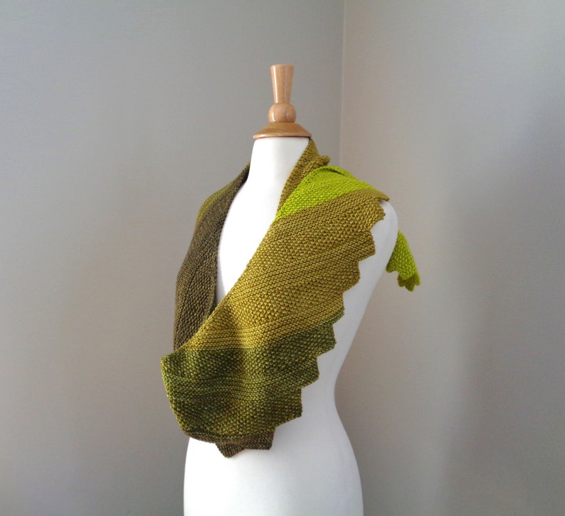 Curved Scarf Knitting Pattern Shoulder Shawl Infinity Cowl - Etsy