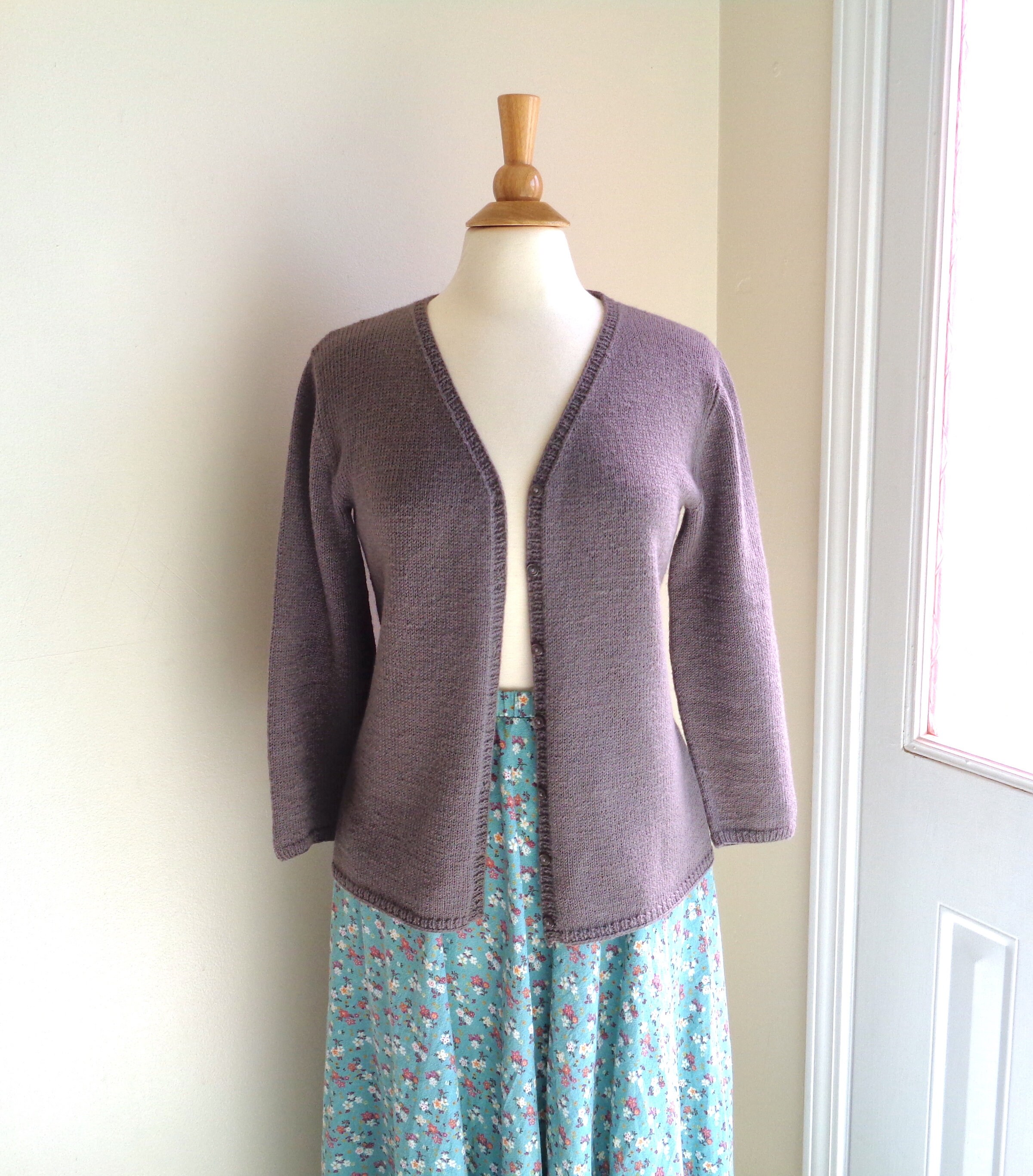 Layering Cardi Knitting Pattern, Cardigan Sweater, Bracelet Sleeves, V ...