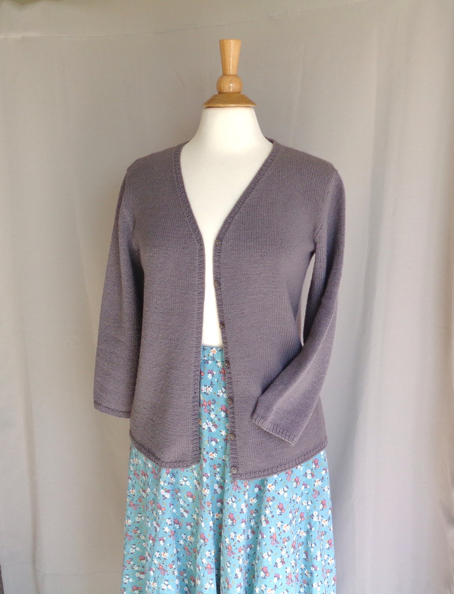 Layering Cardi Knitting Pattern, Cardigan Sweater, Bracelet Sleeves, V ...