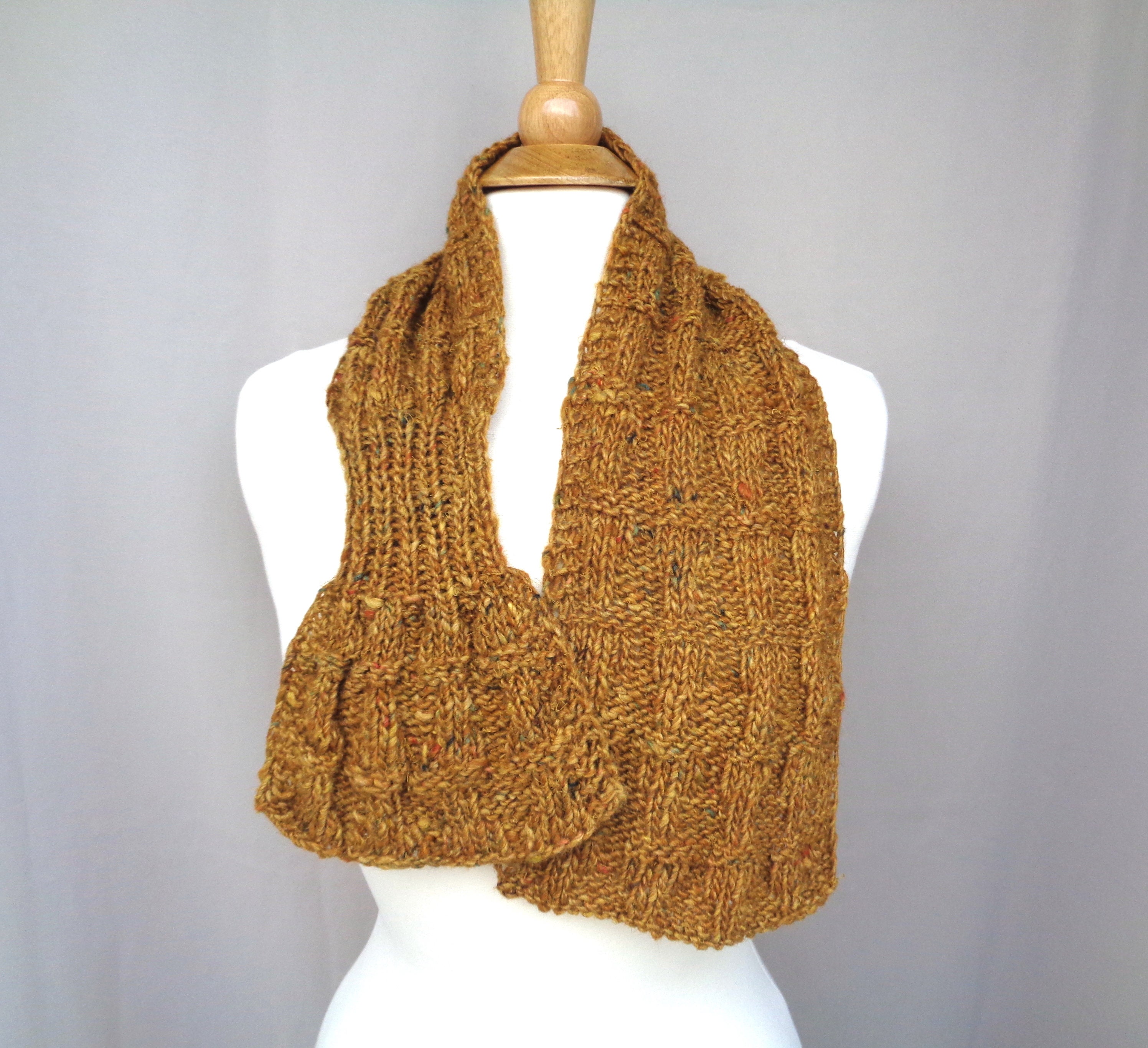 Keyhole Scarf With Texture Stitch Knitting Pattern Pull - Etsy