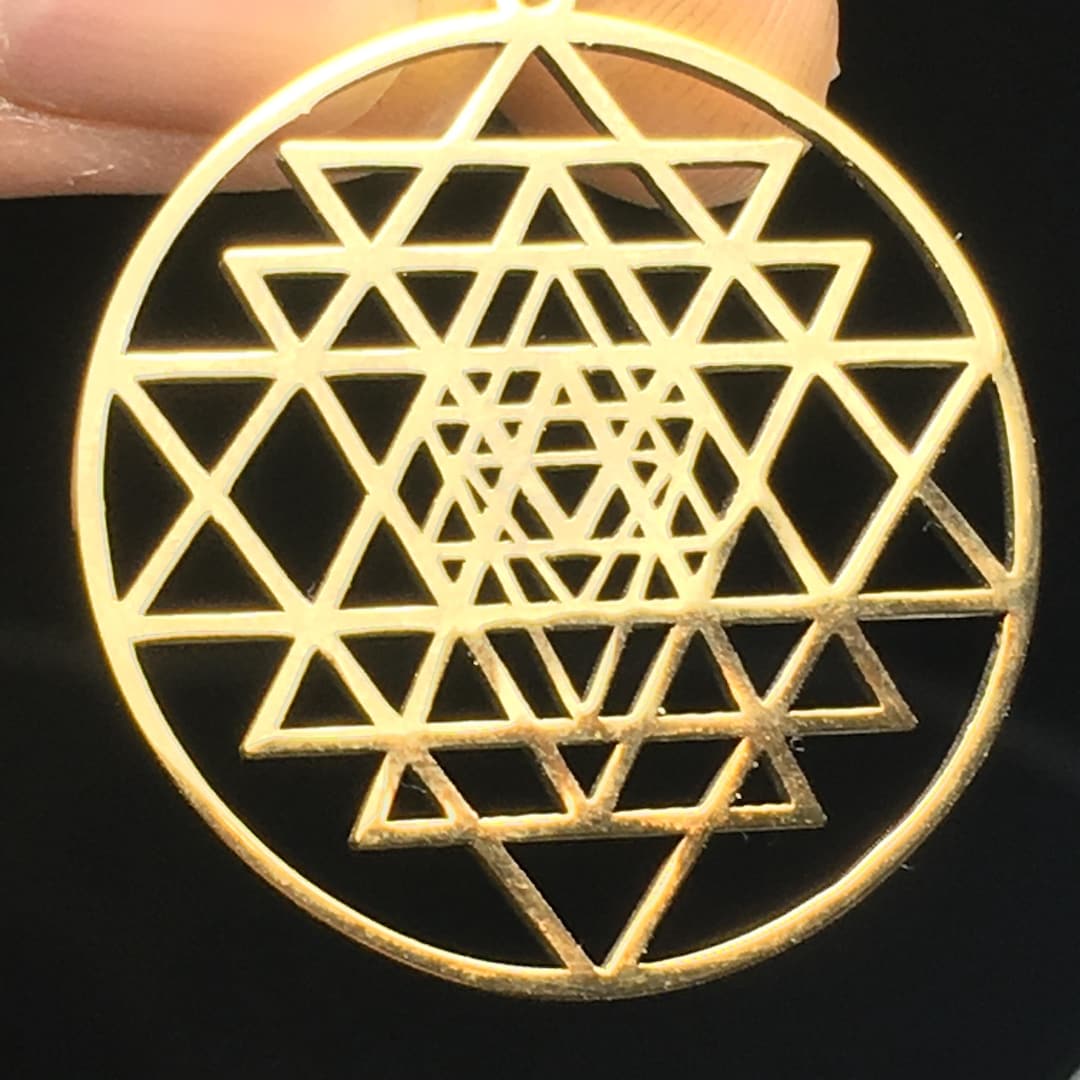 Sri Yantra Goddess Lakshmi Gold-plated Laser Cut Good Luck Wealth ...
