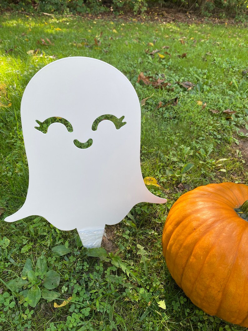Cute Ghost Metal Art | Yard Stake | Hanging Ghost | Halloween Decor ...