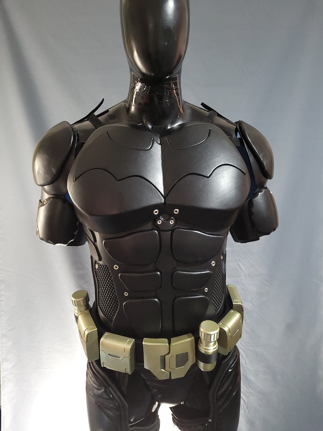 Bat Arkham Costume Chest ABS, Concept Art Shoulders, Biceps, Armor ...