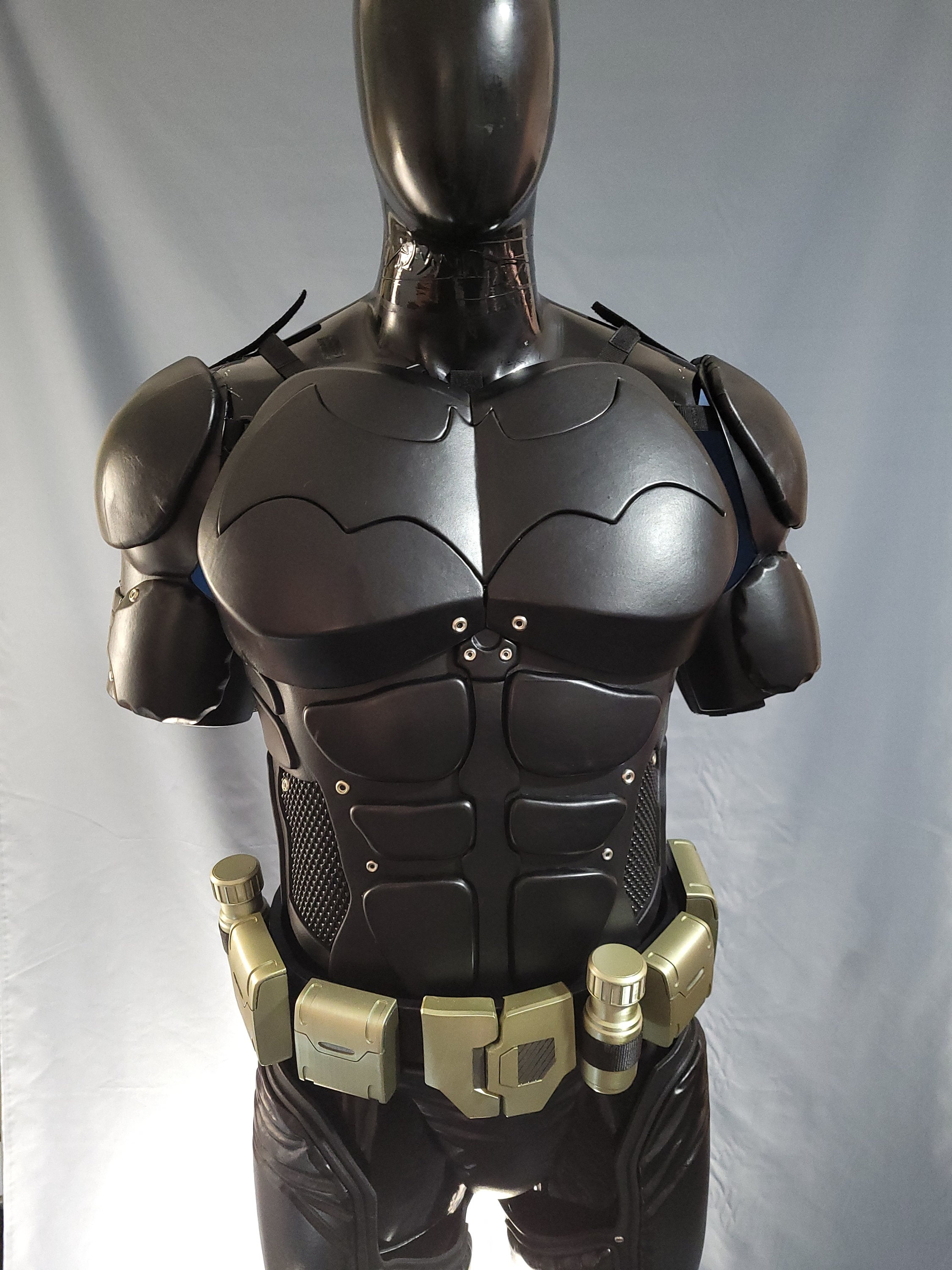 Bat Arkham Costume Chest ABS, Concept Art Shoulders, Biceps, Armor ...