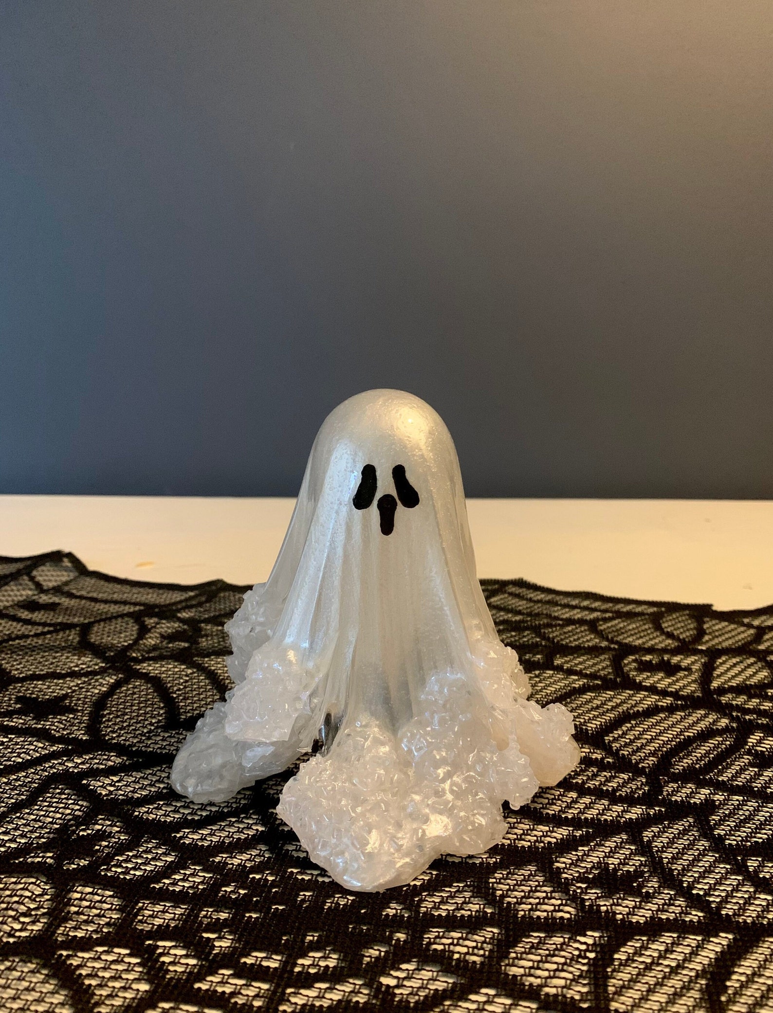 Cute Halloween Resin Ghosts Décor white Ghost, Black Ghost, Gold Ghost ...