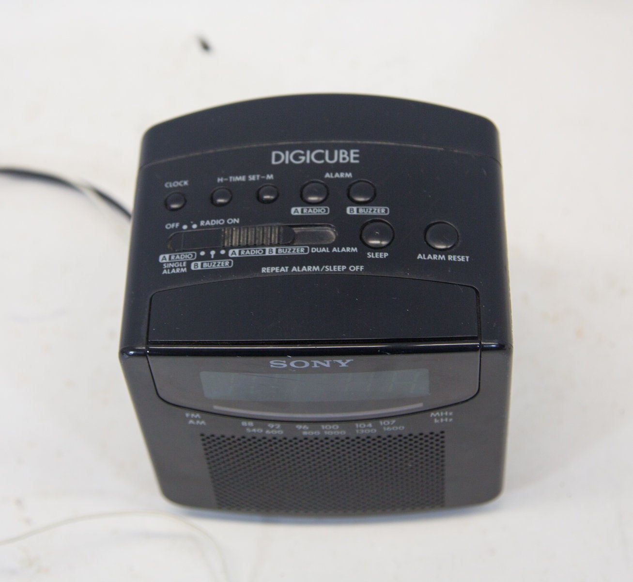 Sony Digicube | Digital Alarm Clock | Model ICF-C102 | Black | AM FM ...