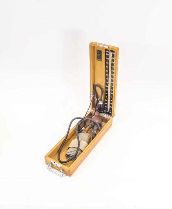 Vintage blood pressure gauge | Sphygmomanometer | Ori… - Gem
