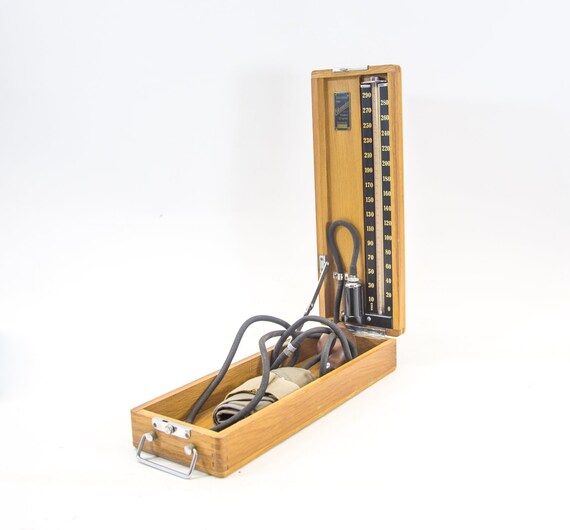 Vintage blood pressure gauge | Sphygmomanometer | Ori… - Gem