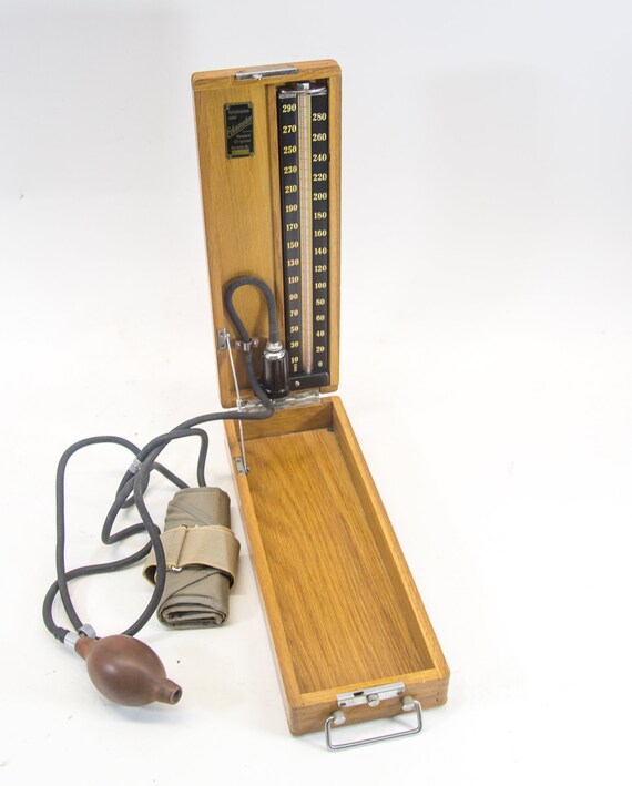 Vintage blood pressure gauge | Sphygmomanometer | Ori… - Gem