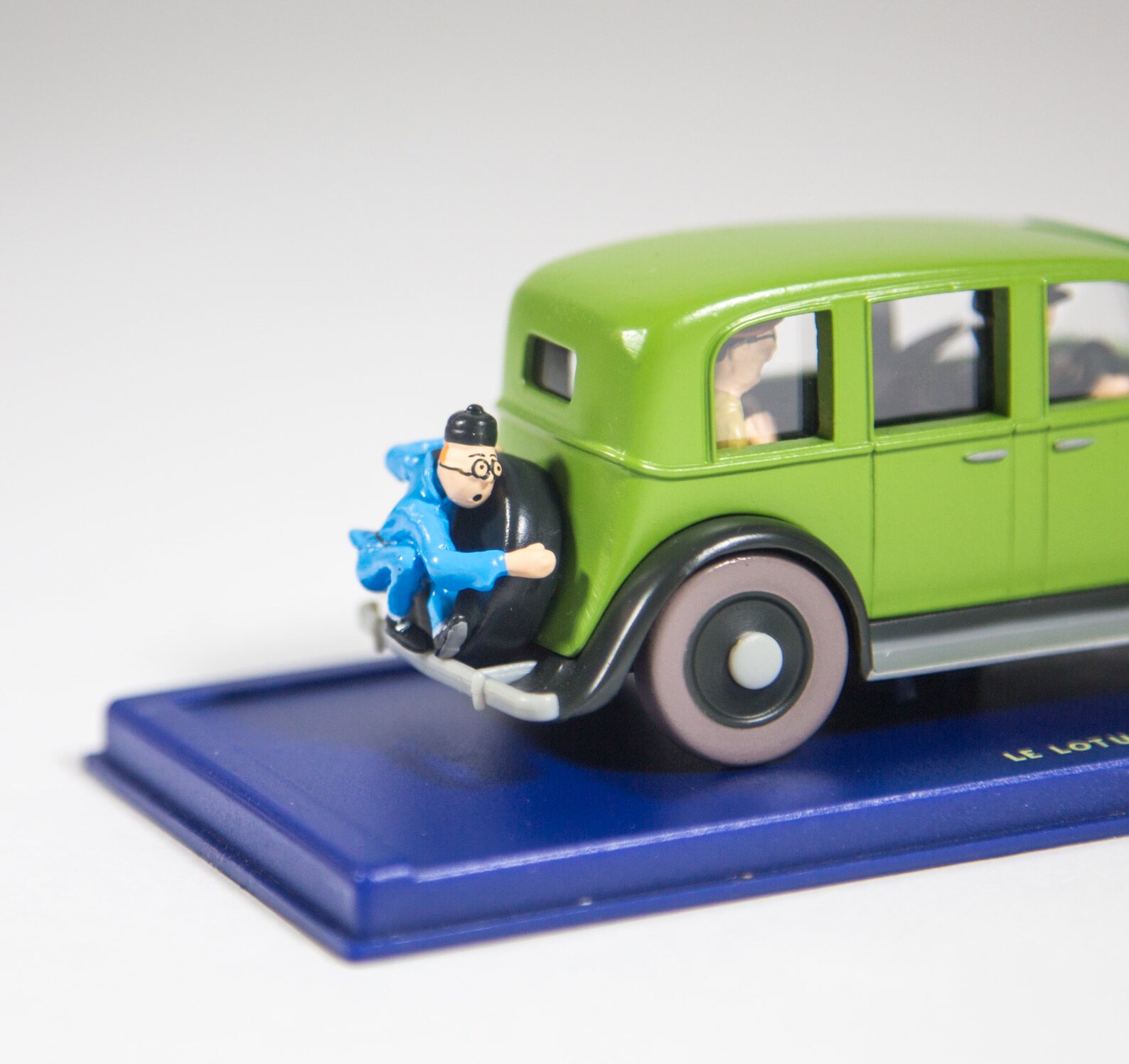 Tintin Car Model | 1/43 | Mitsuhirato' Green Limo | the Blue Lotus ...