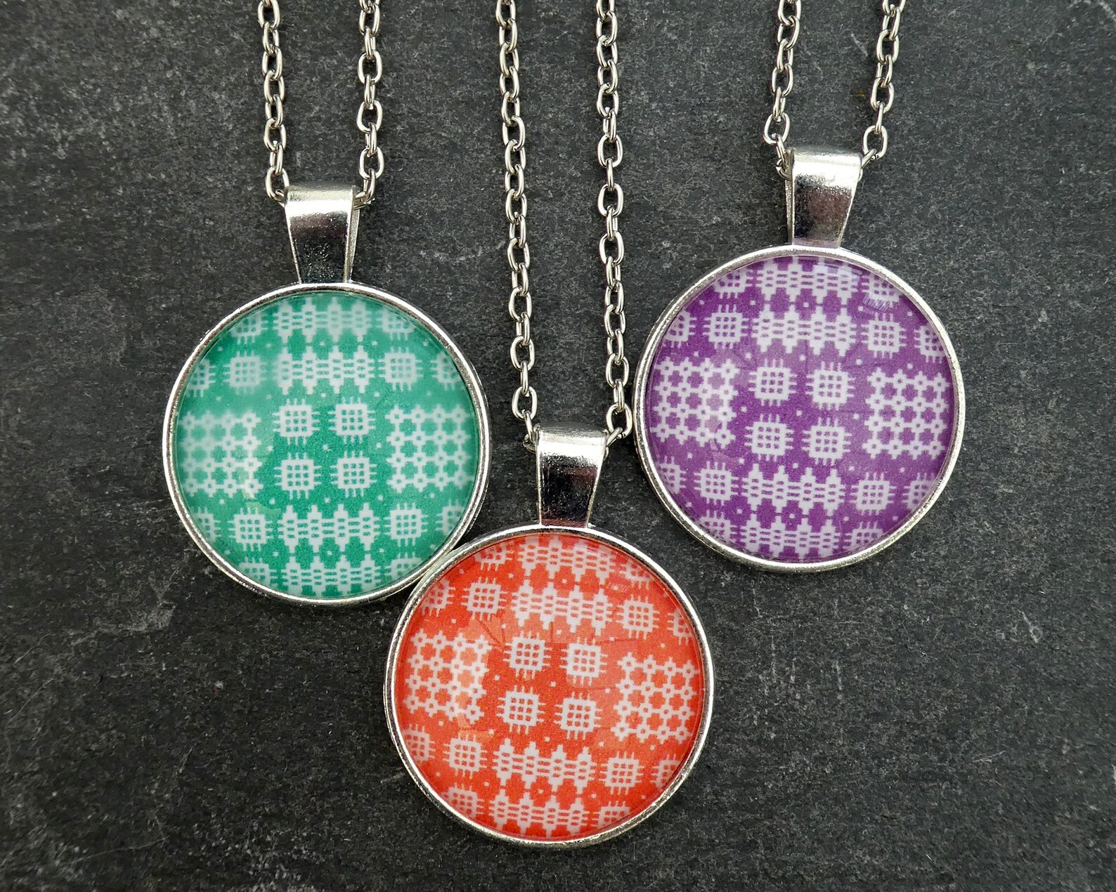 Cadwyn Brethyn Necklace - Gemwaith - Patrwm Brethyn - Chwaer - Mam ...