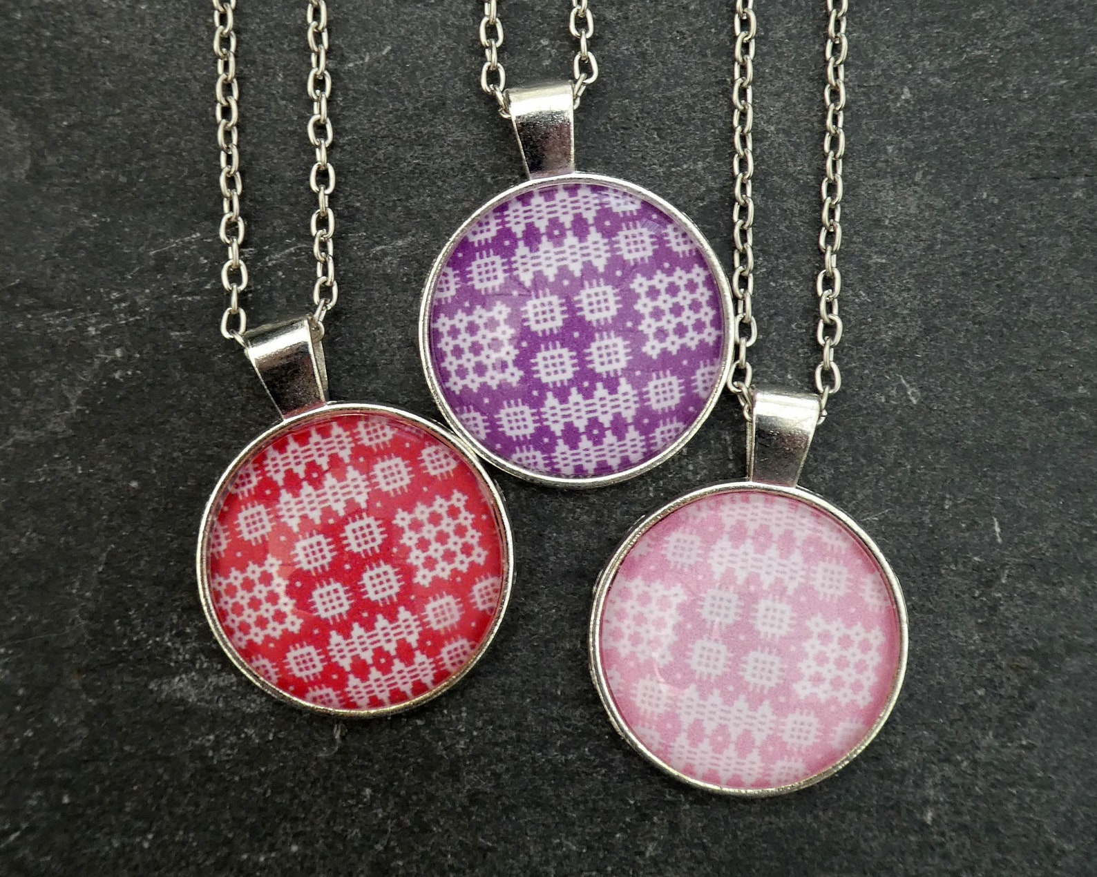 Cadwyn Brethyn Necklace - Gemwaith - Patrwm Brethyn - Chwaer - Mam ...