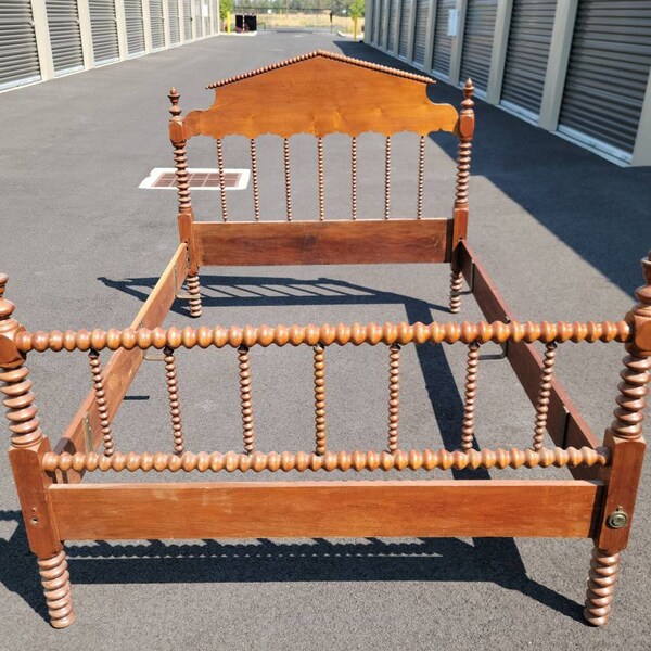 Antique Spool Bed - Etsy