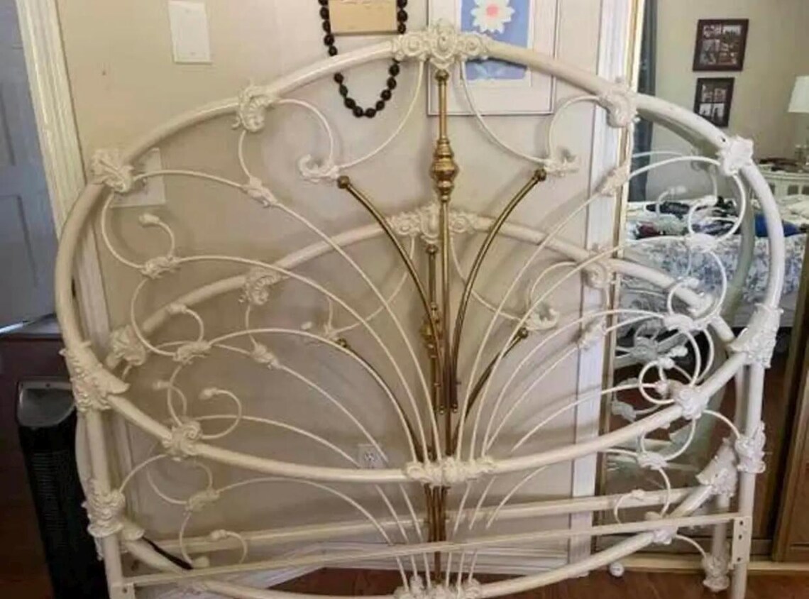 Vintage Elliott's Design Queen Bed: Cream Enamel Iron & Brass Frame - Etsy