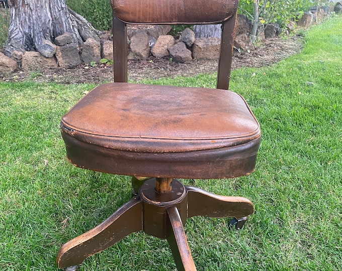 Antique Milwaukee Chair Co. Bankers Chair, Lawyers Chair, Office Chair ...
