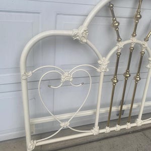 Vintage Elliott’s Design Cream Enameled Iron and Brass Full Size Bed ...