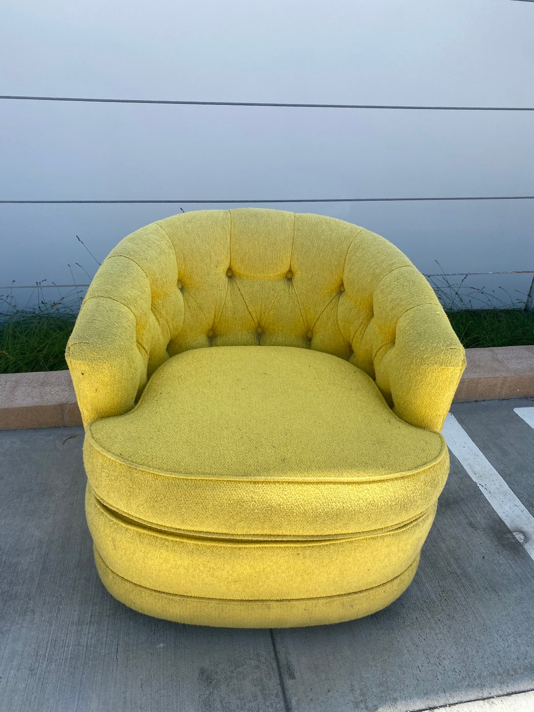 Vintage Woodmark Originals Yellow Tufted Back Swivel Barrel Lounge ...