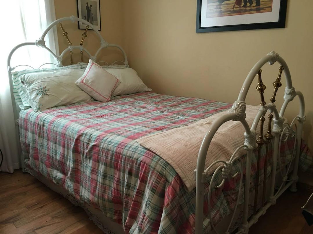 Vintage Elliott's Design Queen Bed Frame: Cream Enameled Iron With ...