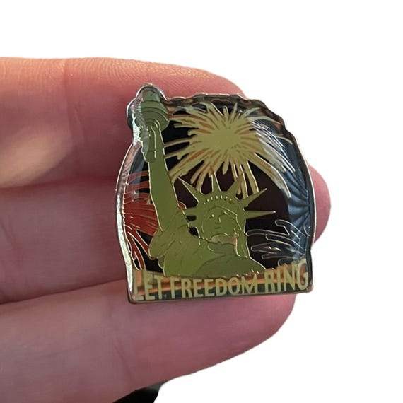 Statue Of Liberty Lapel Pin - Vintage Patriotic Pin w… - Gem