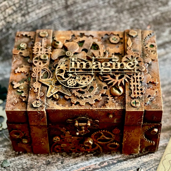 Rusty Box - Etsy