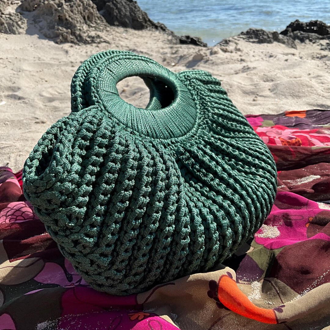 Green Oyster Purse Sea Shell Unique Design Tropical Vibes Summer Mini ...