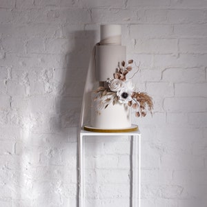 Tall Podiums for Centre Pieces, Geometric Stand, Columns, Table Stands ...