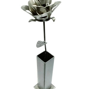 Welded Metal Rose and Vase Sculpture: Upcycled Steampunk Home Decor - Etsy