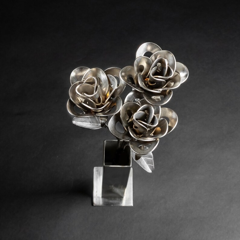 Three Metal Roses and Vase Recycled Metal Roses and Vase - Etsy