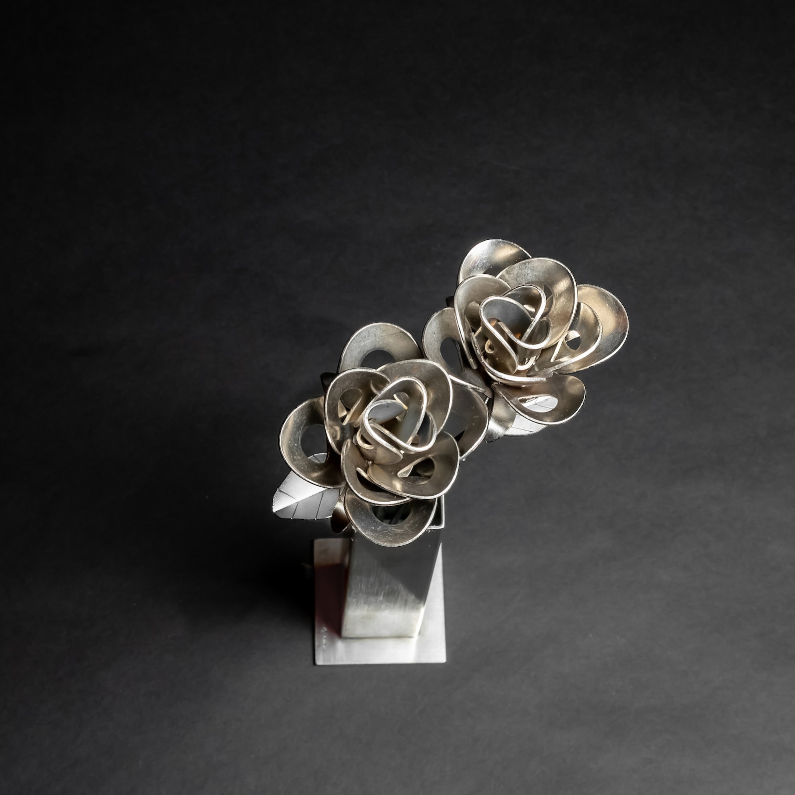 Two Metal Roses and Vase Recycled Metal Roses With Vase - Etsy