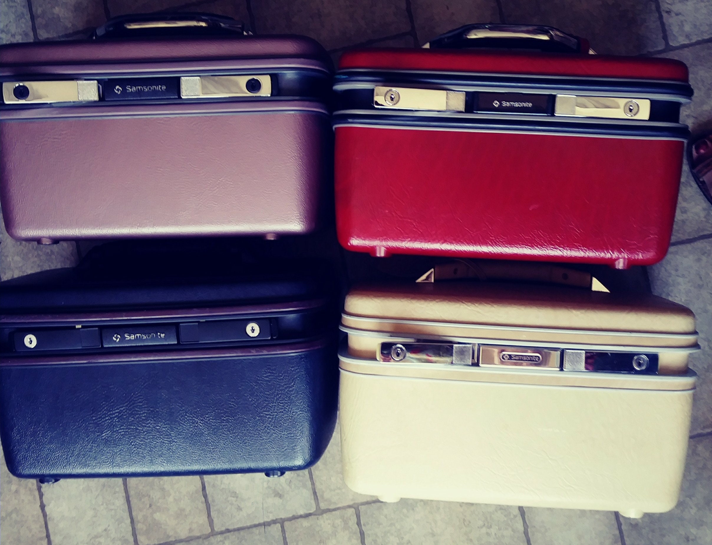 Vintage TRAIN CASE Luggage Hard Molded Plastic with Mirror | Etsy