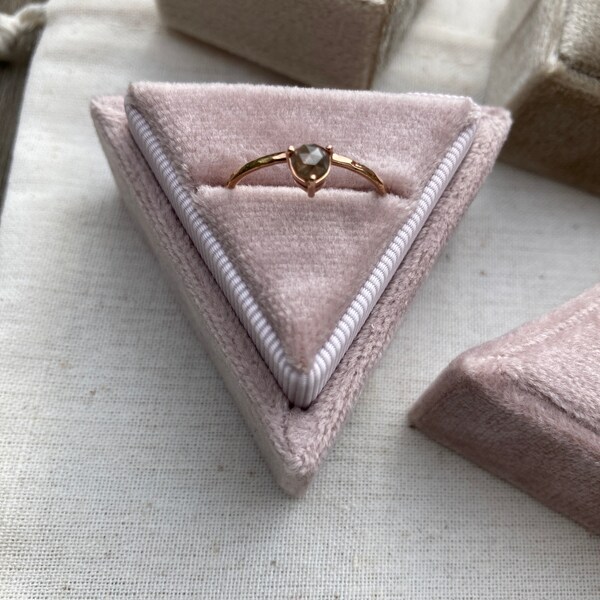 Floating Stone Ring - Etsy