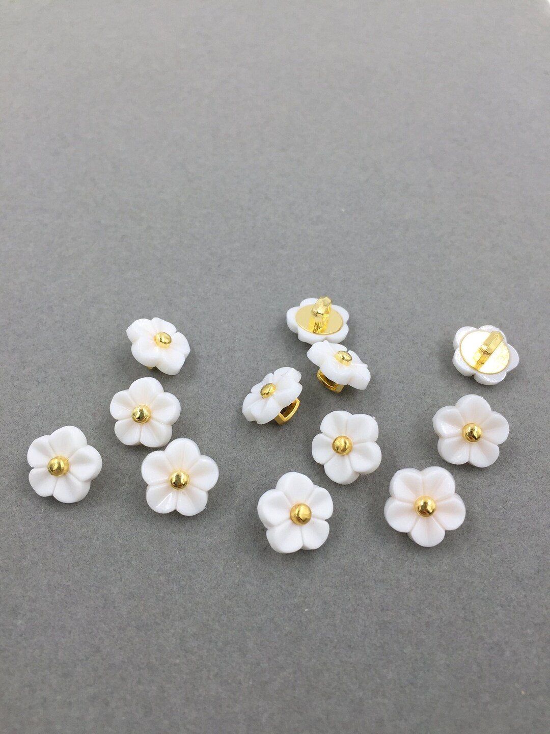 10 X Pure White Flower Shaped Buttons, 13mm - Etsy